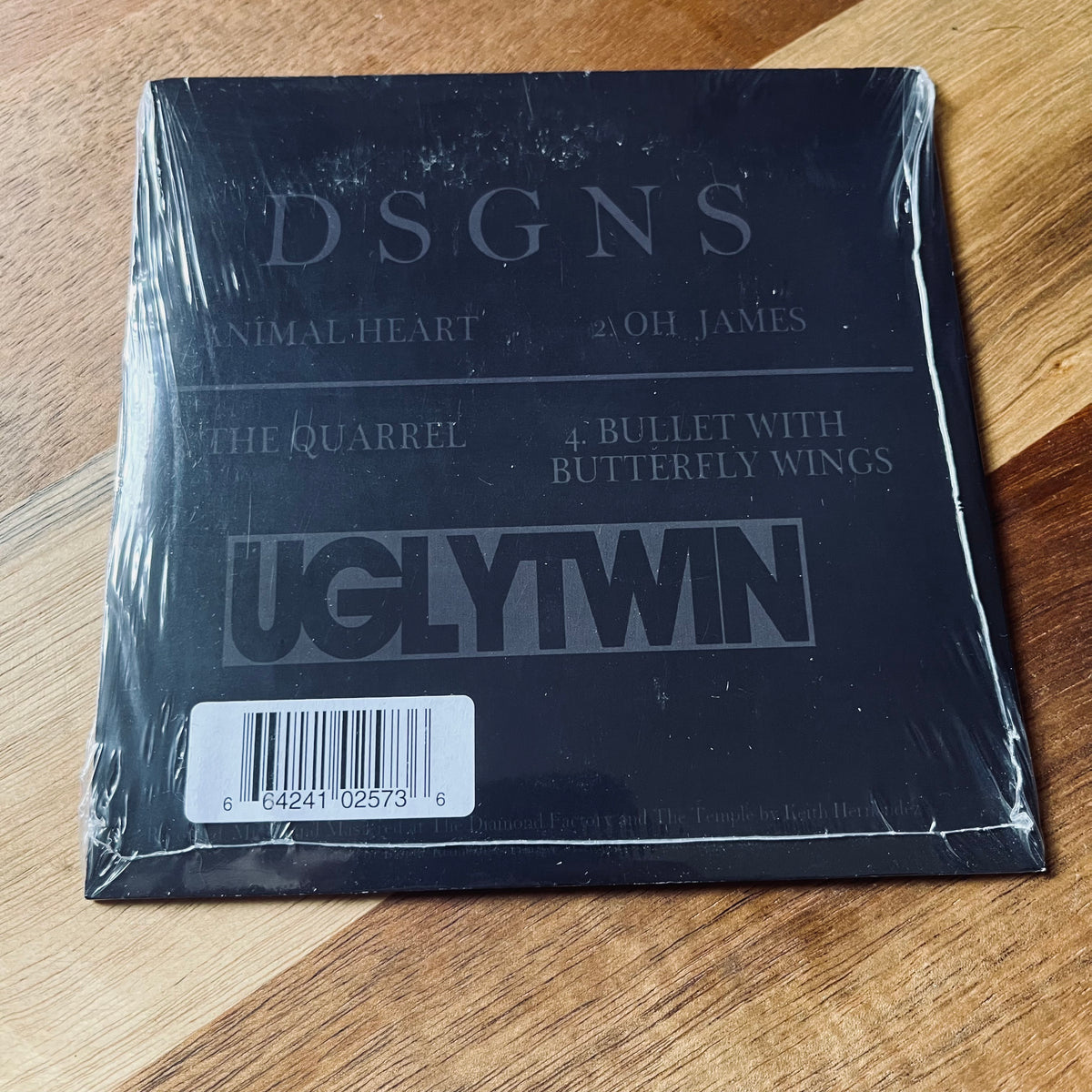 DSGNS / Ugly Twin – DSGNS Vs Ugly Twin CD – METEOR GEM